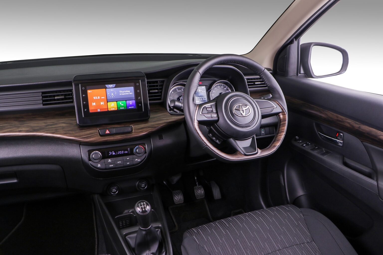 Toyota Rumion people mover arrives in Mzansi - Khulekani On Wheels