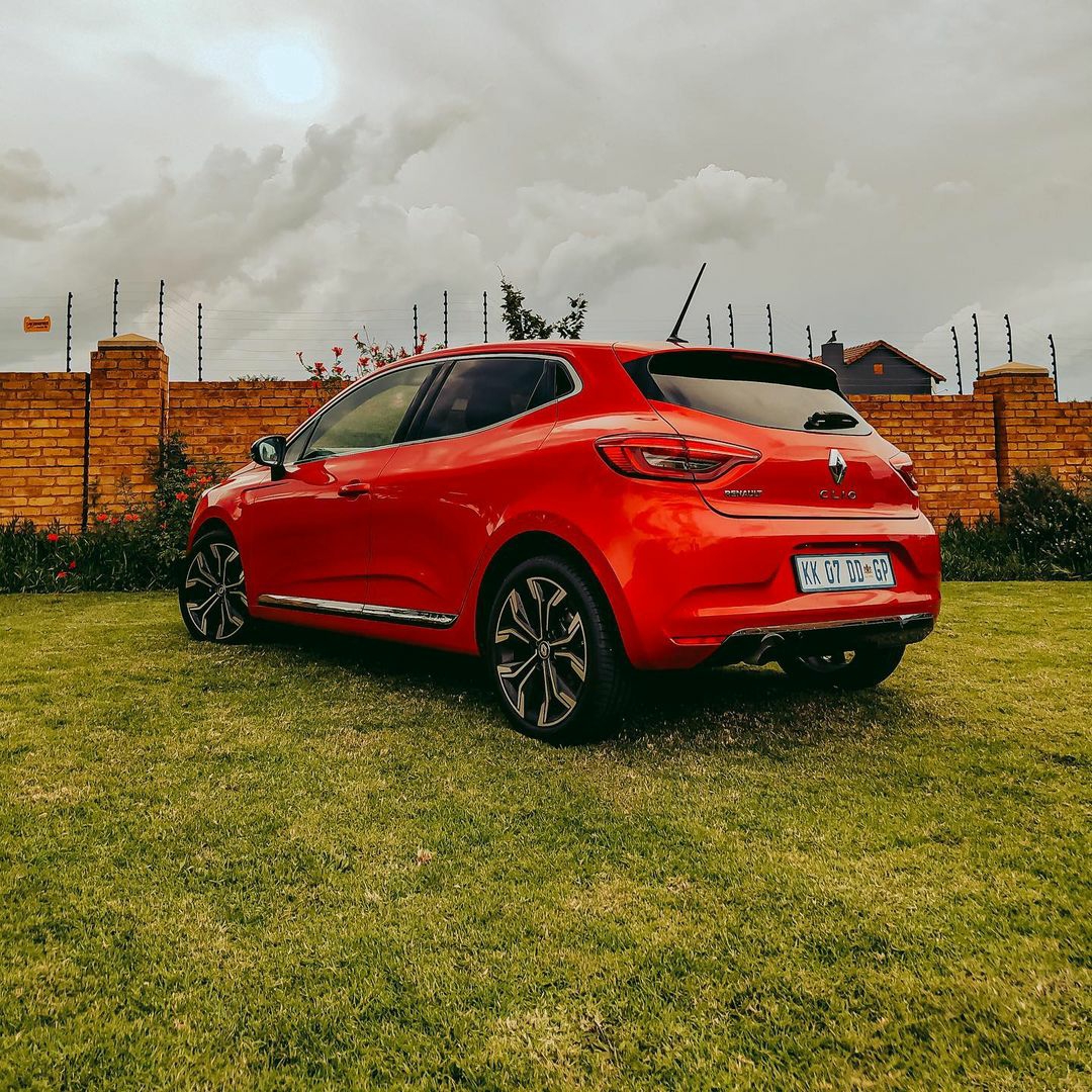 New Renault Clio V Intens driven - Khulekani On Wheels