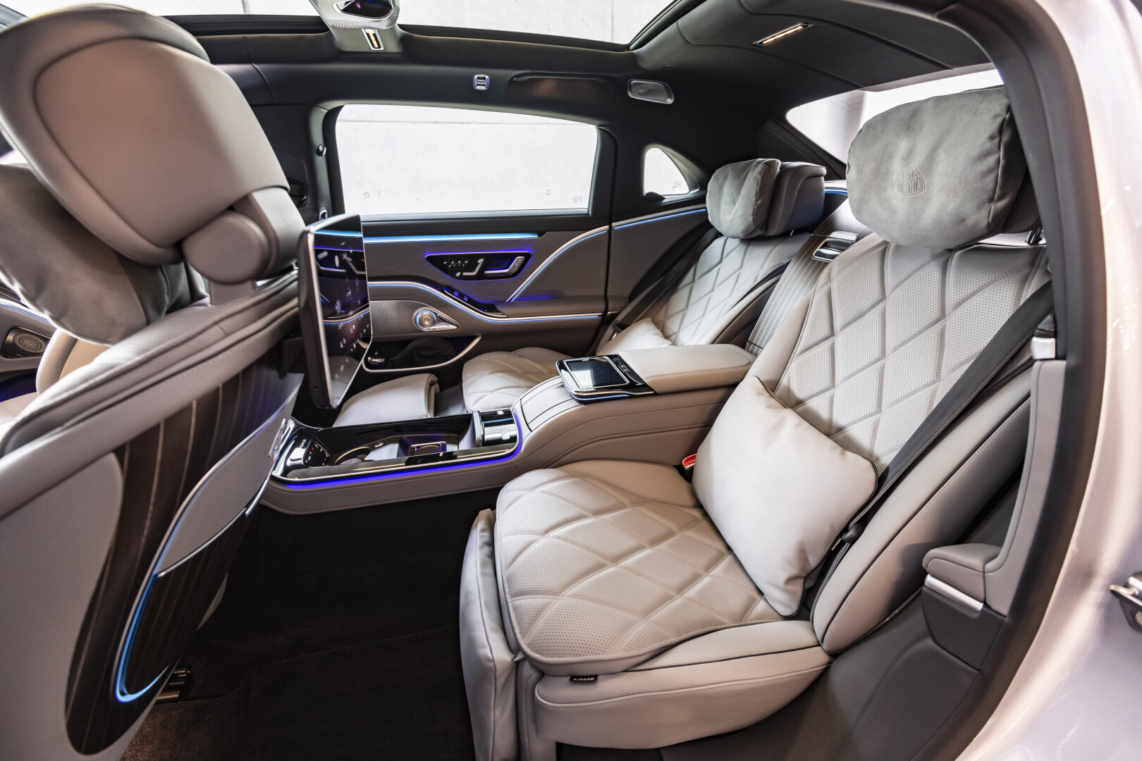 Mercedes-Maybach S-Class range now available in SA - Khulekani On Wheels