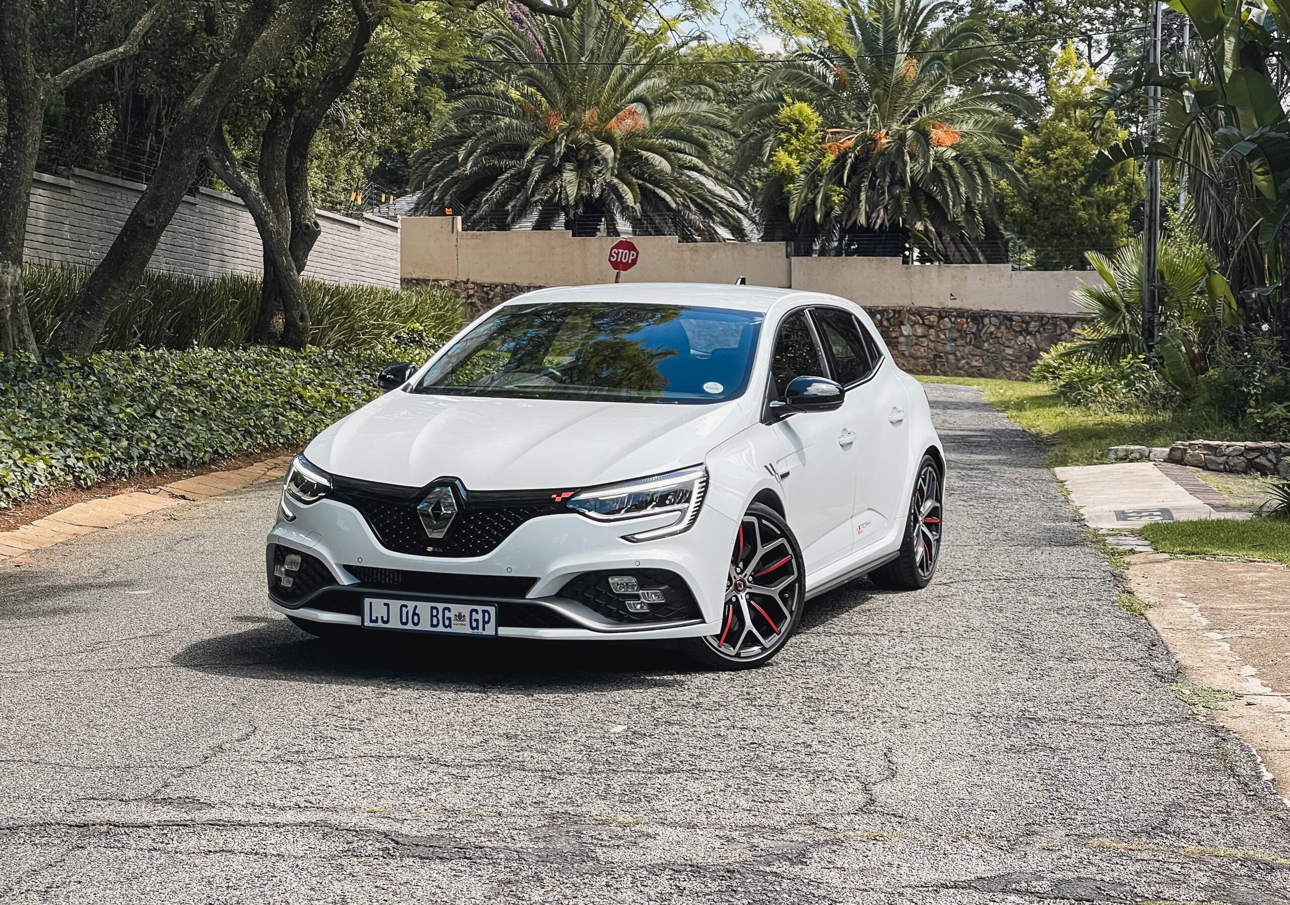 We drive the unicorn Renault Megane RS 300 Trophy - Khulekani On Wheels