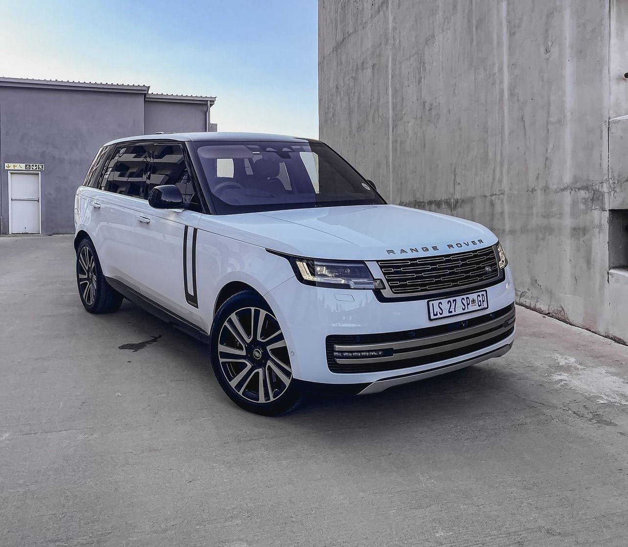 Driven: We drive Land Rover's big daddy Range Rover Autobiography P530 ...