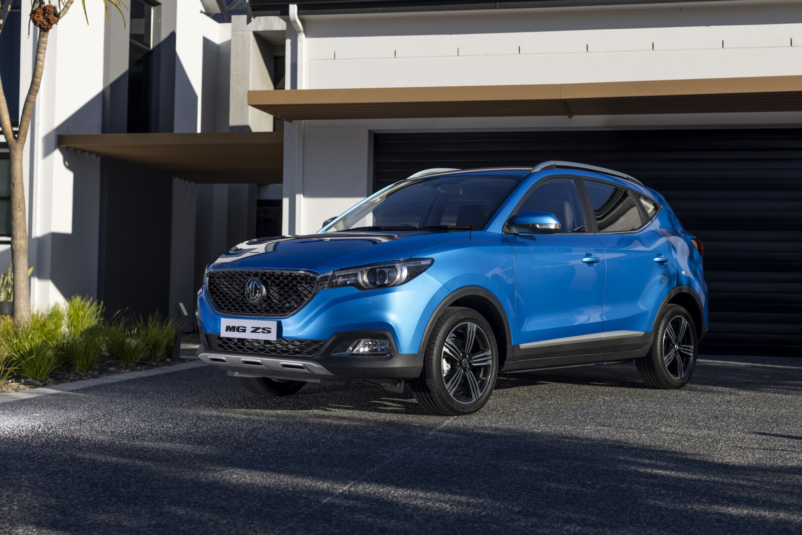 Launch drive: MG enters a tough compact crossover SUV segment with new ...